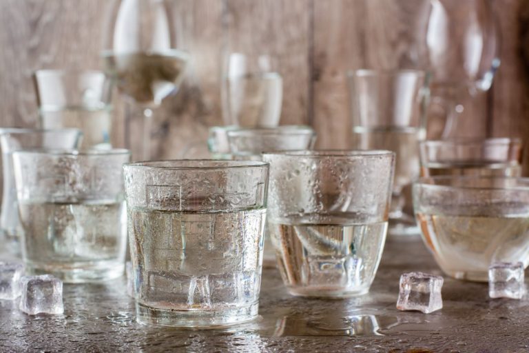 How to Get Bad Smell Out of Drinking Glasses