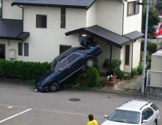 Funny Car Accident Photos (11 Pictures) - Everything Mixed